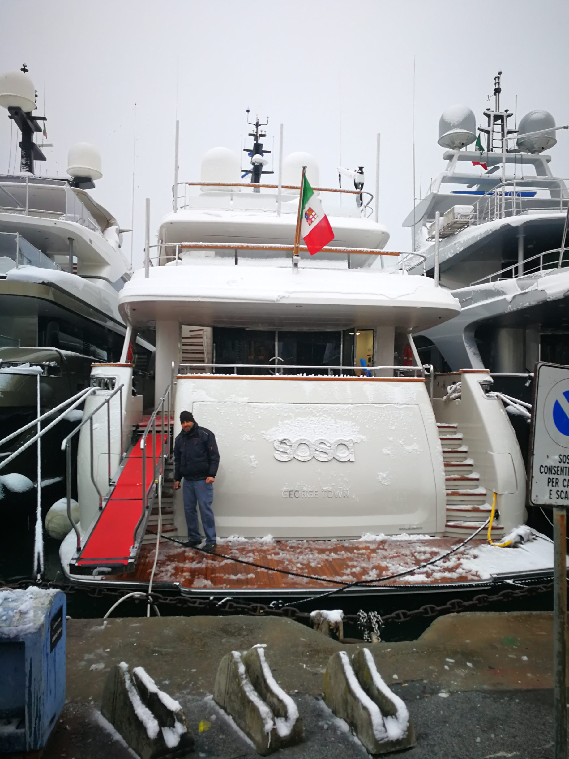 New Build M/Y Sosa Splashes with Seahub - Yacht Software